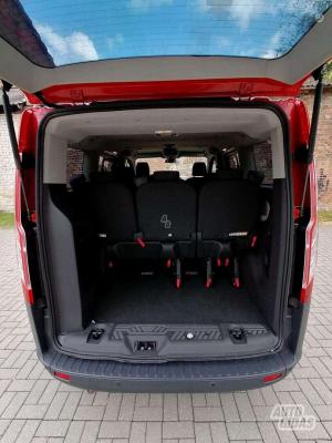 Red Ford Tourneo Custom 2015 in Vilnius, with an engine capacity of 2.20 L and mileage of 232 thousand km for 12299 €, photo 18 on AUTOMOTO.COM.LV