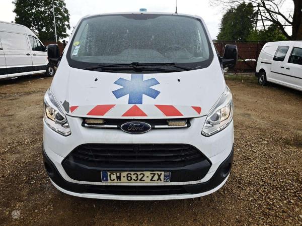 White Ford Tourneo Custom 2013 in Taurage, with an engine capacity of 2.20 L and mileage of 330 thousand km for 4900 €, photo 2 on AUTOMOTO.COM.LV