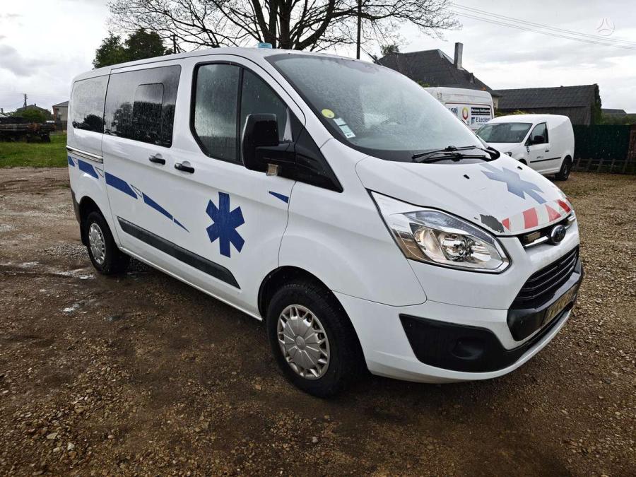 Balts Ford Tourneo Custom 2013 Tauragė, ar dzinēja tilpumu 2.20 L un nobraukumu 330 tūkst. km par 4900 €, foto 4 vietnē AUTOMOTO.COM.LV
