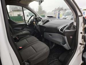 Balts Ford Tourneo Custom 2013 Tauragė, ar dzinēja tilpumu 2.20 L un nobraukumu 330 tūkst. km par 4900 €, foto 11 vietnē AUTOMOTO.COM.LV