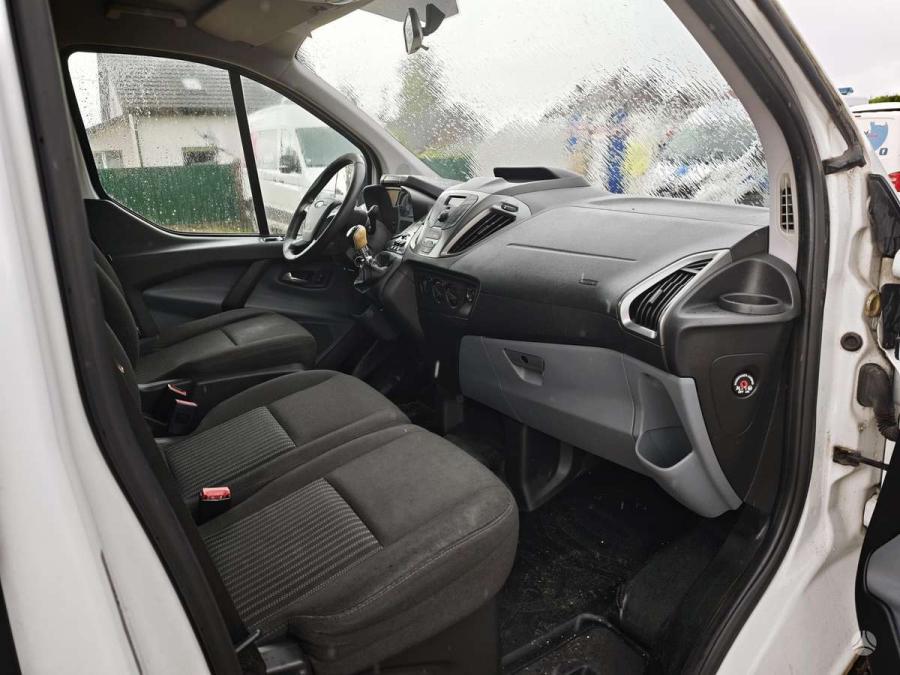 Balts Ford Tourneo Custom 2013 Tauragė, ar dzinēja tilpumu 2.20 L un nobraukumu 330 tūkst. km par 4900 €, foto 11 vietnē AUTOMOTO.COM.LV