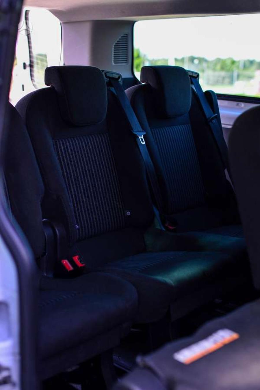 White Ford Tourneo Custom 2013 in Kretinga, with an engine capacity of 2.20 L and mileage of 301 thousand km for 9150 €, photo 9 on AUTOMOTO.COM.LV