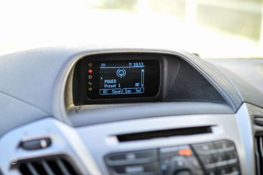 White Ford Tourneo Custom 2013 in Kretinga, with an engine capacity of 2.20 L and mileage of 301 thousand km for 9150 €, photo 24 on AUTOMOTO.COM.LV