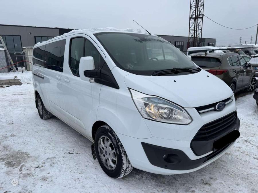 White Ford Tourneo Custom 2014 in Kaunas, with an engine capacity of 2.20 L and mileage of 240 thousand km for 12450 €, photo 2 on AUTOMOTO.COM.LV