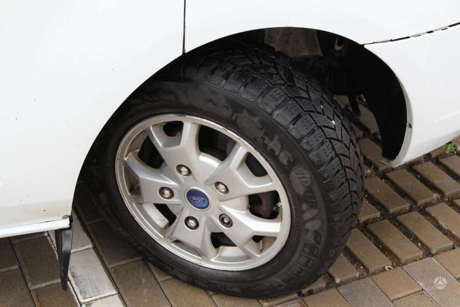 Balts Ford Tourneo Custom 2014 Viļņa, ar dzinēja tilpumu 2.20 L un nobraukumu 252 tūkst. km par 11990 €, foto 12 vietnē AUTOMOTO.COM.LV