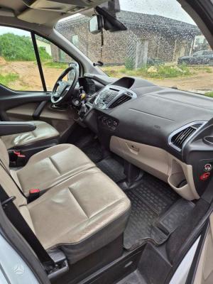 Balts Ford Tourneo Custom 2014 Viļņa, ar dzinēja tilpumu 2.20 L un nobraukumu 252 tūkst. km par 11990 €, foto 17 vietnē AUTOMOTO.COM.LV