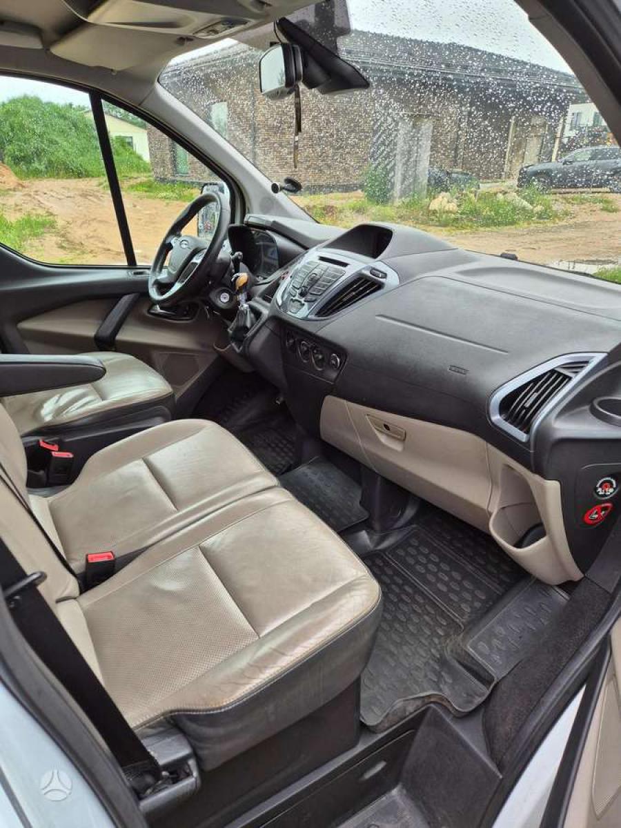 Balts Ford Tourneo Custom 2014 Viļņa, ar dzinēja tilpumu 2.20 L un nobraukumu 252 tūkst. km par 11990 €, foto 17 vietnē AUTOMOTO.COM.LV