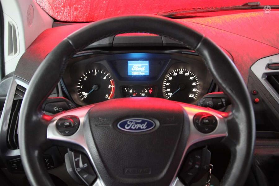 Balts Ford Tourneo Custom 2014 Viļņa, ar dzinēja tilpumu 2.20 L un nobraukumu 252 tūkst. km par 11990 €, foto 21 vietnē AUTOMOTO.COM.LV