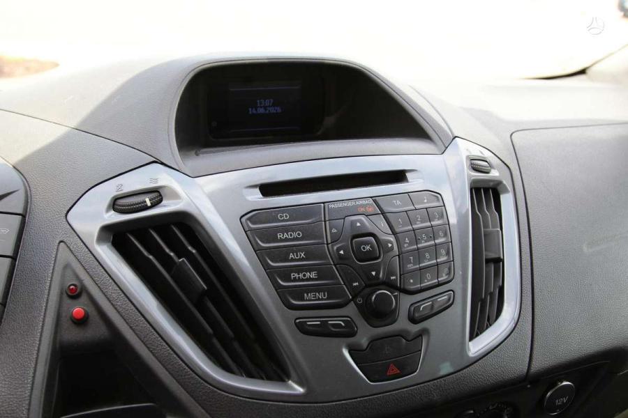 Balts Ford Tourneo Custom 2014 Viļņa, ar dzinēja tilpumu 2.20 L un nobraukumu 252 tūkst. km par 11990 €, foto 22 vietnē AUTOMOTO.COM.LV