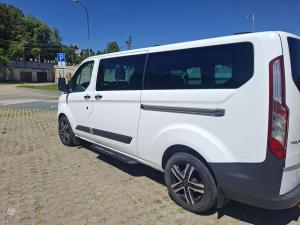 White Ford Tourneo Custom 2014 in Prienai, with an engine capacity of 2.20 L and mileage of 205 thousand km for 7900 €, photo 5 on AUTOMOTO.COM.LV