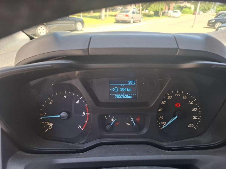 White Ford Tourneo Custom 2014 in Prienai, with an engine capacity of 2.20 L and mileage of 205 thousand km for 7900 €, photo 12 on AUTOMOTO.COM.LV