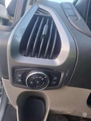 White Ford Tourneo Custom 2014 in Prienai, with an engine capacity of 2.20 L and mileage of 205 thousand km for 7900 €, photo 18 on AUTOMOTO.COM.LV
