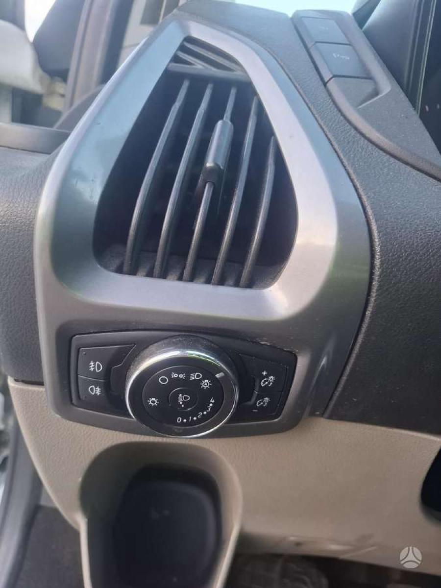 White Ford Tourneo Custom 2014 in Prienai, with an engine capacity of 2.20 L and mileage of 205 thousand km for 7900 €, photo 18 on AUTOMOTO.COM.LV