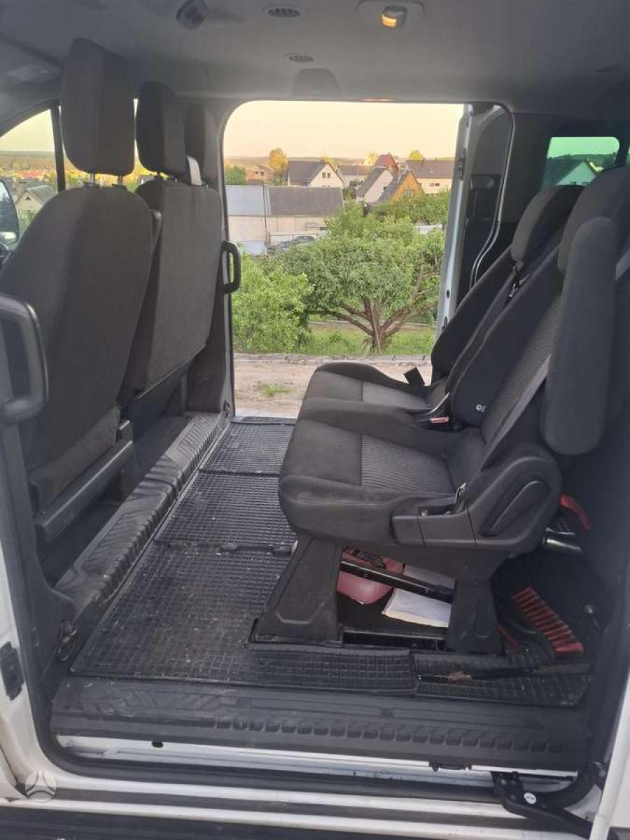 White Ford Tourneo Custom 2014 in Prienai, with an engine capacity of 2.20 L and mileage of 205 thousand km for 7900 €, photo 23 on AUTOMOTO.COM.LV