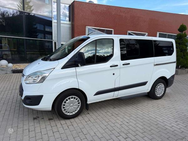 Balts Ford Tourneo Custom 2016 Marijampole, ar dzinēja tilpumu 2.20 L un nobraukumu 252 tūkst. km par 11700 €, foto 1 vietnē AUTOMOTO.COM.LV