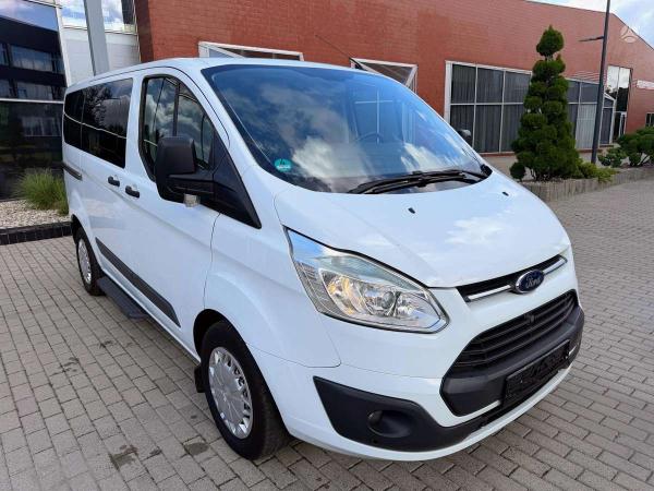 Balts Ford Tourneo Custom 2016 Marijampole, ar dzinēja tilpumu 2.20 L un nobraukumu 252 tūkst. km par 11700 €, foto 6 vietnē AUTOMOTO.COM.LV