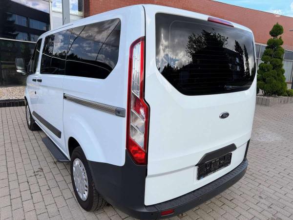 Balts Ford Tourneo Custom 2016 Marijampole, ar dzinēja tilpumu 2.20 L un nobraukumu 252 tūkst. km par 11700 €, foto 8 vietnē AUTOMOTO.COM.LV