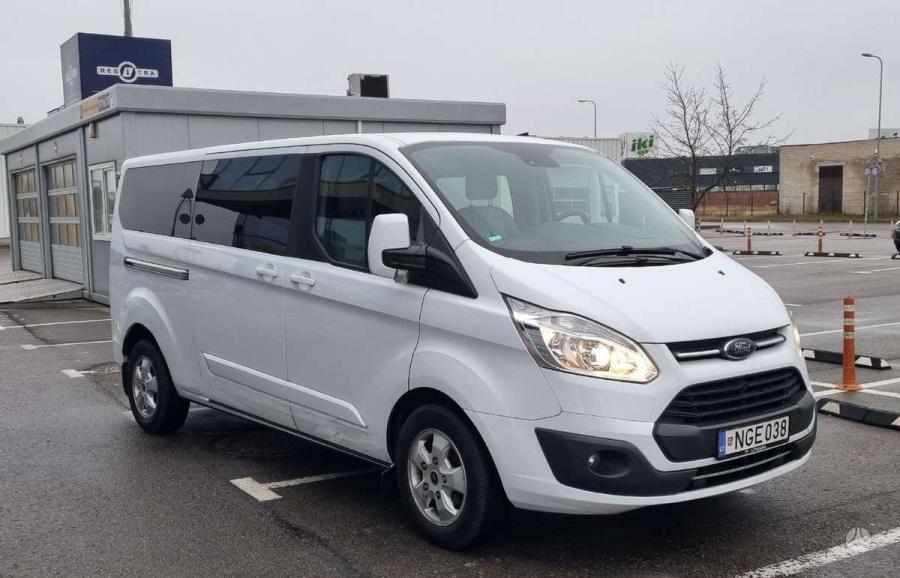 White Ford Tourneo Custom 2017 in Vilnius, with an engine capacity of 2.00 L and mileage of 390 thousand km for 13000 €, photo 2 on AUTOMOTO.COM.LV