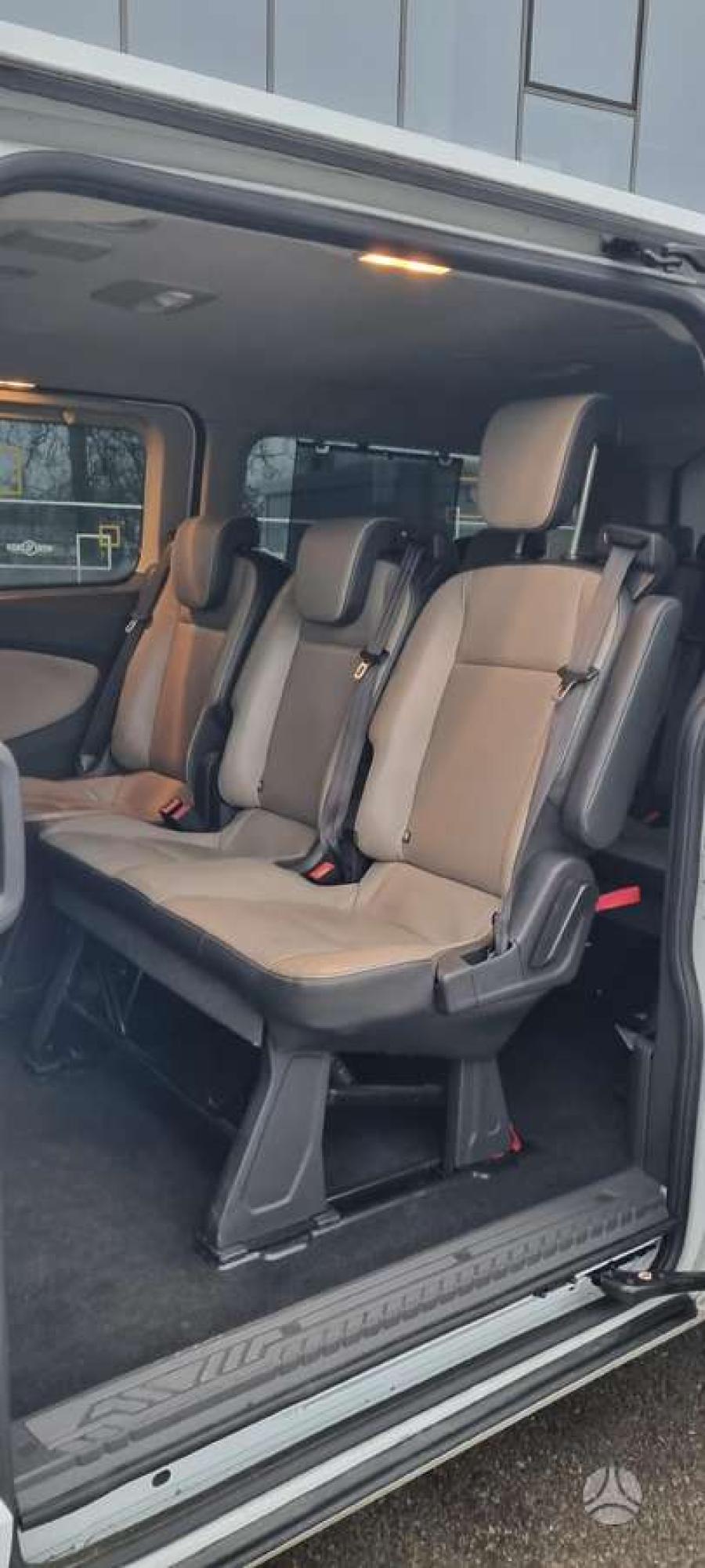 Balts Ford Tourneo Custom 2017 Viļņa, ar dzinēja tilpumu 2.00 L un nobraukumu 390 tūkst. km par 13000 €, foto 4 vietnē AUTOMOTO.COM.LV