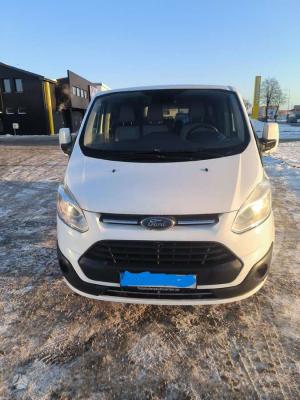 White Ford Tourneo Custom 2018 in Siauliai, with an engine capacity of 2.00 L and mileage of 323 thousand km for 11900 €, photo  on AUTOMOTO.COM.LV