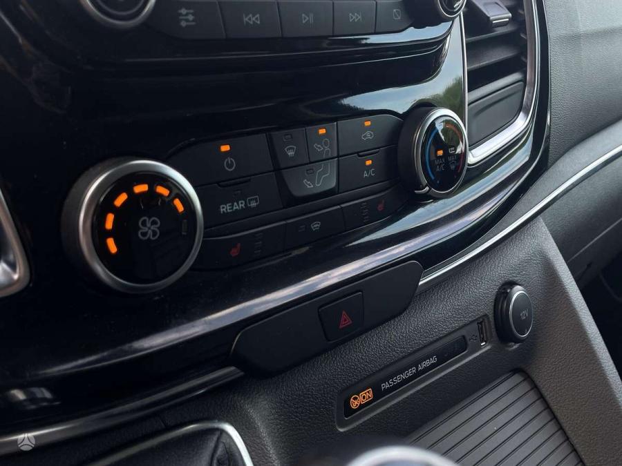 Balts Ford Tourneo Custom 2019 Viļņa, ar dzinēja tilpumu 2.00 L un nobraukumu 243 tūkst. km par 21999 €, foto 17 vietnē AUTOMOTO.COM.LV