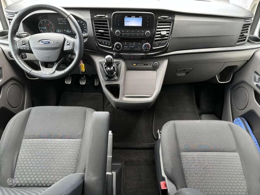 Balts Ford Tourneo Custom 2020 Viļņa, ar dzinēja tilpumu 2.00 L un nobraukumu 63 tūkst. km par 23750 €, foto 4 vietnē AUTOMOTO.COM.LV