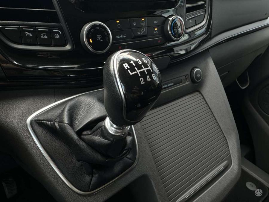 Balts Ford Tourneo Custom 2020 Viļņa, ar dzinēja tilpumu 2.00 L un nobraukumu 63 tūkst. km par 23750 €, foto 15 vietnē AUTOMOTO.COM.LV