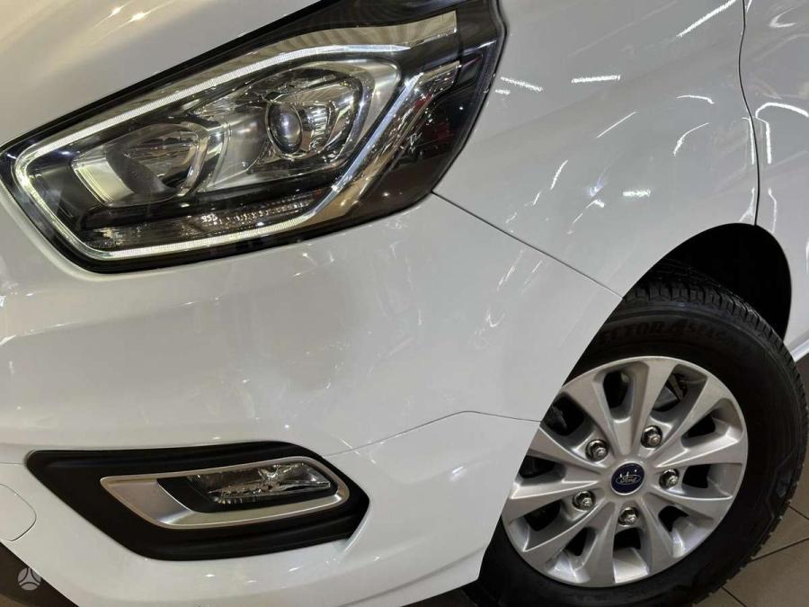 Balts Ford Tourneo Custom 2020 Viļņa, ar dzinēja tilpumu 2.00 L un nobraukumu 63 tūkst. km par 23750 €, foto 19 vietnē AUTOMOTO.COM.LV