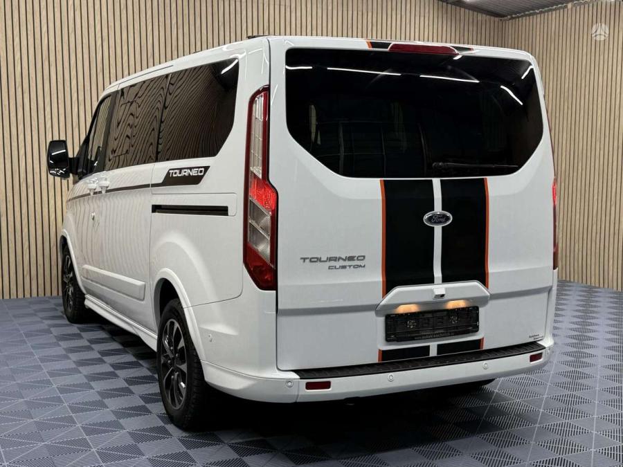 White Ford Tourneo Custom 2020 in Marijampole, with an engine capacity of 2.00 L and mileage of 232 thousand km for 22900 €, photo 6 on AUTOMOTO.COM.LV