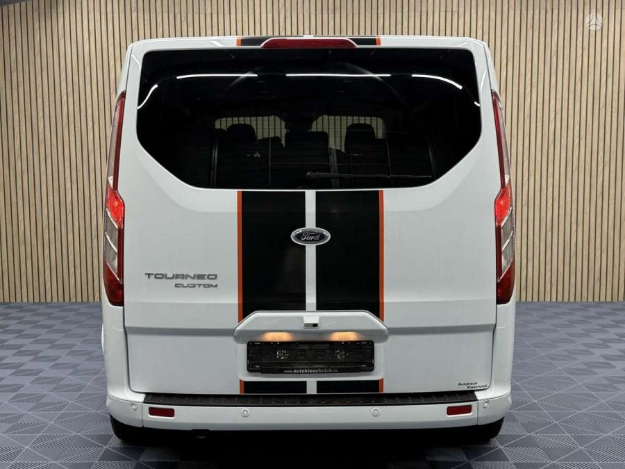 White Ford Tourneo Custom 2020 in Marijampole, with an engine capacity of 2.00 L and mileage of 232 thousand km for 22900 €, photo 7 on AUTOMOTO.COM.LV