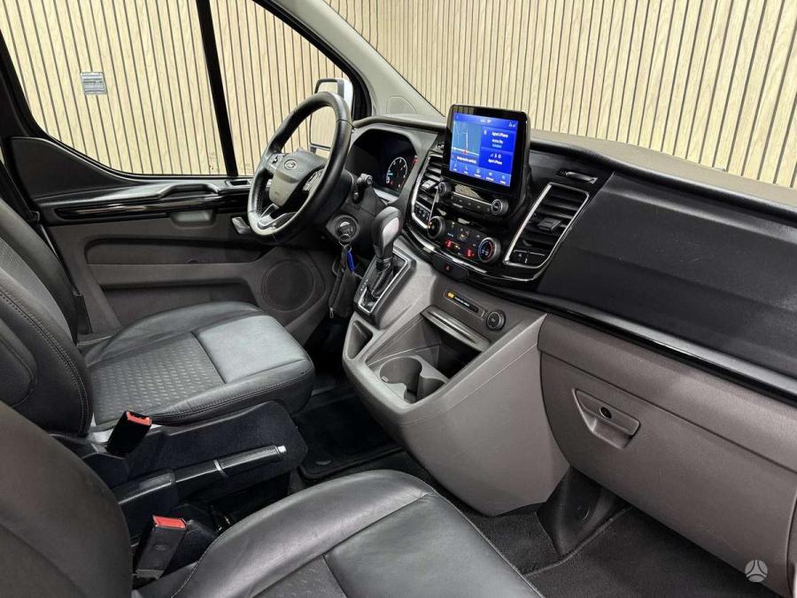 White Ford Tourneo Custom 2020 in Marijampole, with an engine capacity of 2.00 L and mileage of 232 thousand km for 22900 €, photo 27 on AUTOMOTO.COM.LV