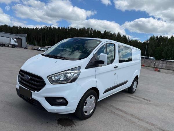 White Ford Tourneo Custom 2022 in Mazeikiai, with an engine capacity of 2.00 L and mileage of 510 thousand km for 9075 €, photo 1 on AUTOMOTO.COM.LV
