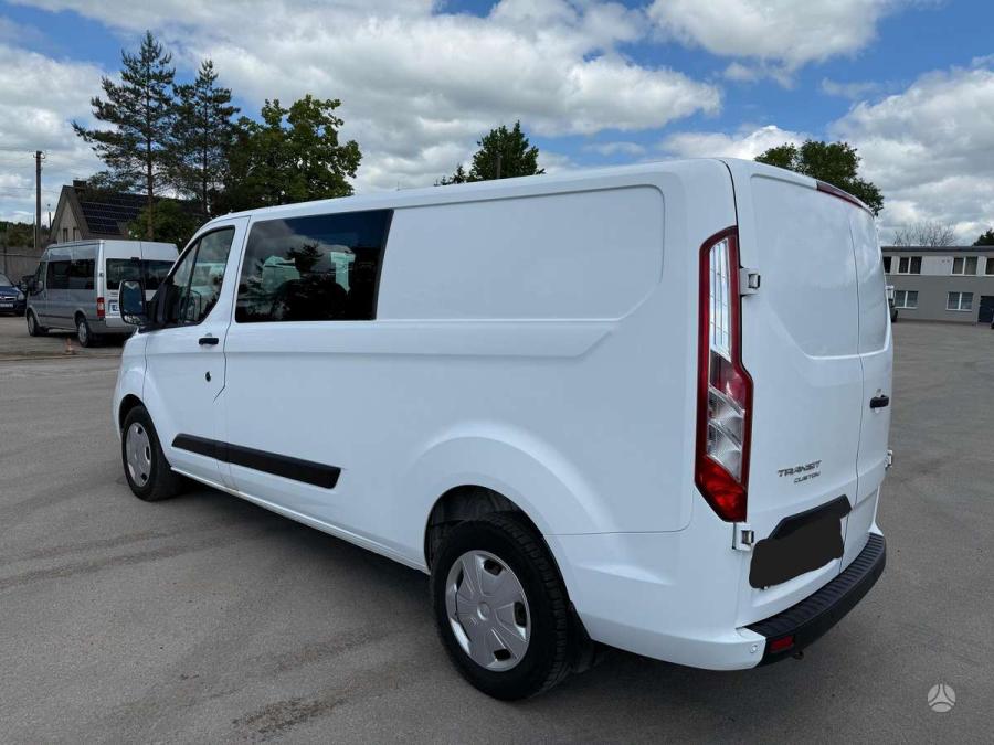 White Ford Tourneo Custom 2022 in Mazeikiai, with an engine capacity of 2.00 L and mileage of 510 thousand km for 9075 €, photo 7 on AUTOMOTO.COM.LV
