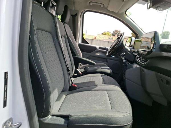 White Ford Tourneo Custom 2024 in Vilnius, with an engine capacity of 1.99 L and mileage of 65 thousand km for 35400 €, photo 4 on AUTOMOTO.COM.LV