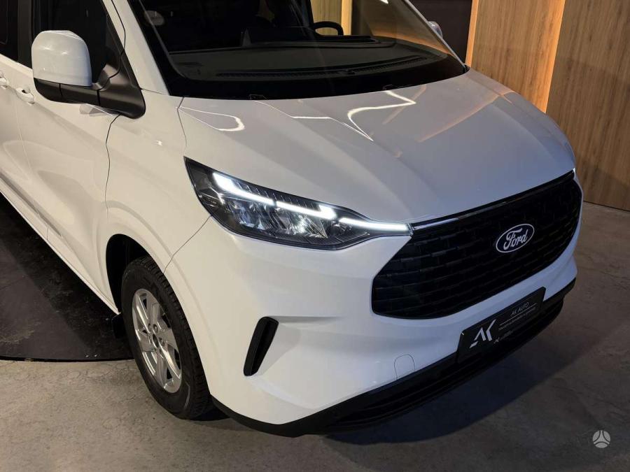 Balts Ford Tourneo Custom 2025 Kauņa, ar dzinēja tilpumu 2.00 L un nobraukumu 25 tūkst. km par 41990 €, foto 4 vietnē AUTOMOTO.COM.LV