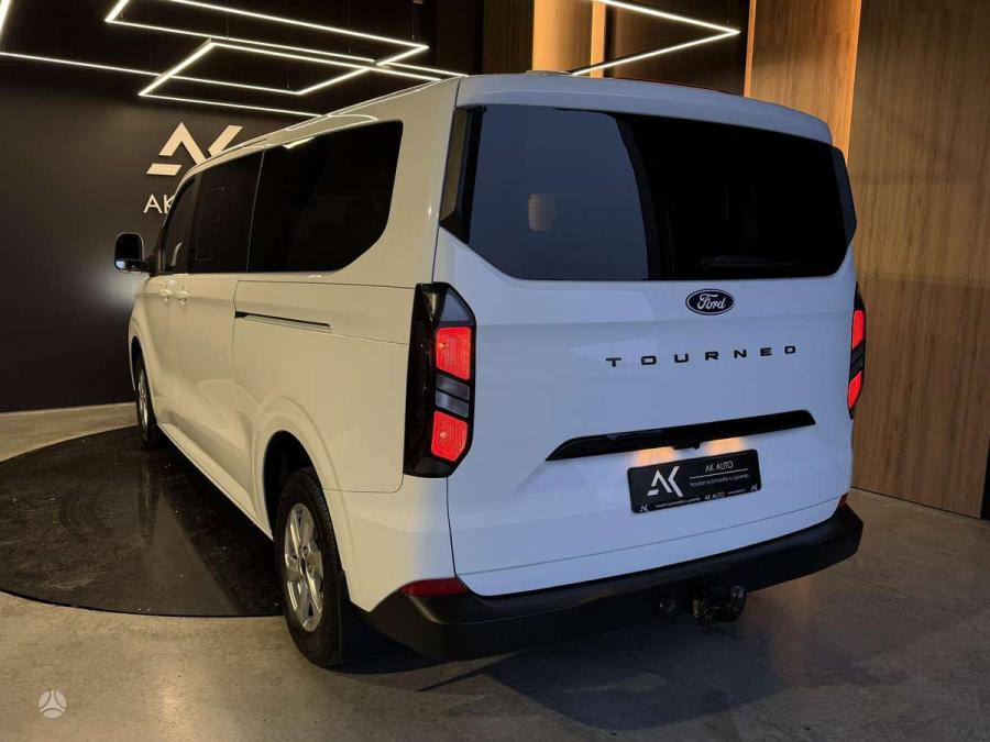 Balts Ford Tourneo Custom 2025 Kauņa, ar dzinēja tilpumu 2.00 L un nobraukumu 25 tūkst. km par 41990 €, foto 6 vietnē AUTOMOTO.COM.LV