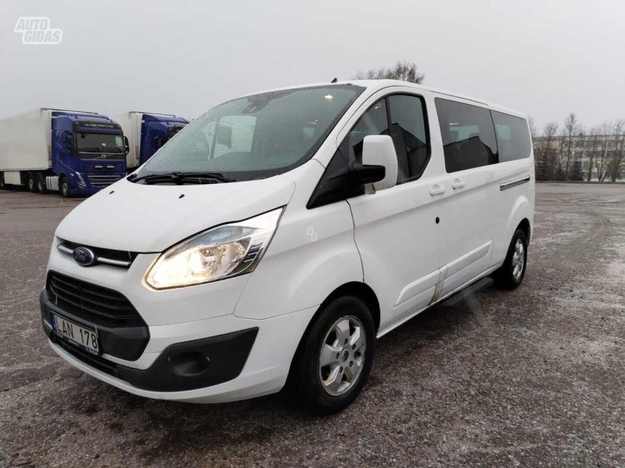 Balts Ford Tourneo Custom 2015 Šauļi, ar dzinēja tilpumu 2.20 L un nobraukumu 120 tūkst. km par 9000 €, foto 3 vietnē AUTOMOTO.COM.LV
