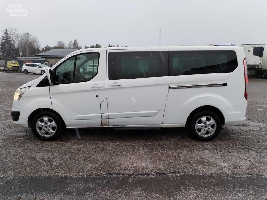 Balts Ford Tourneo Custom 2015 Šauļi, ar dzinēja tilpumu 2.20 L un nobraukumu 120 tūkst. km par 9000 €, foto 4 vietnē AUTOMOTO.COM.LV