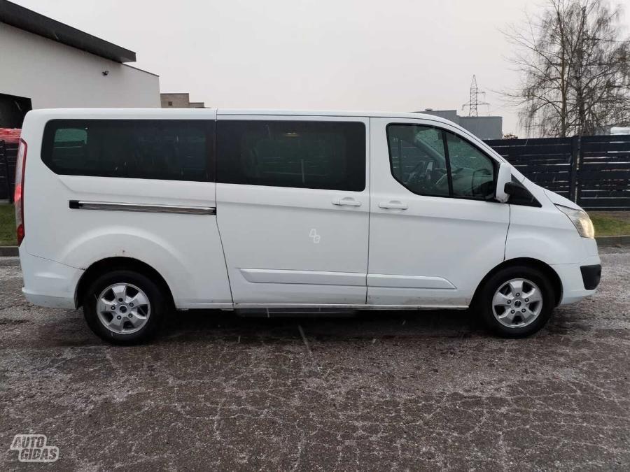 Balts Ford Tourneo Custom 2015 Šauļi, ar dzinēja tilpumu 2.20 L un nobraukumu 120 tūkst. km par 9000 €, foto 6 vietnē AUTOMOTO.COM.LV