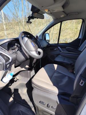 White Ford Tourneo Custom 2023 in Johvi, with an engine capacity of 2.20 L and mileage of 260 thousand km for 14000 €, photo 5 on AUTOMOTO.COM.LV
