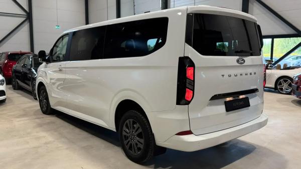White Ford Tourneo Custom 2024 in Marupe, with an engine capacity of 2.00 L and mileage of 30 thousand km for 40800 €, photo 3 on AUTOMOTO.COM.LV