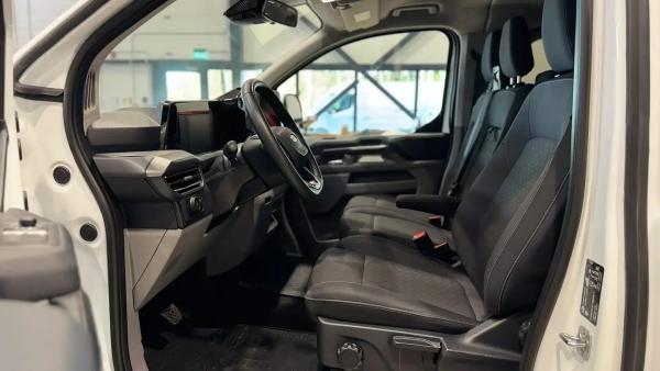 White Ford Tourneo Custom 2024 in Marupe, with an engine capacity of 2.00 L and mileage of 30 thousand km for 40800 €, photo 6 on AUTOMOTO.COM.LV