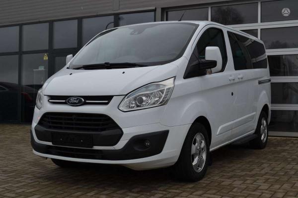 White Ford Tourneo Custom 2015 in Vilnius, with an engine capacity of 2.20 L and mileage of 202 thousand km for 13000 €, photo 2 on AUTOMOTO.COM.LV