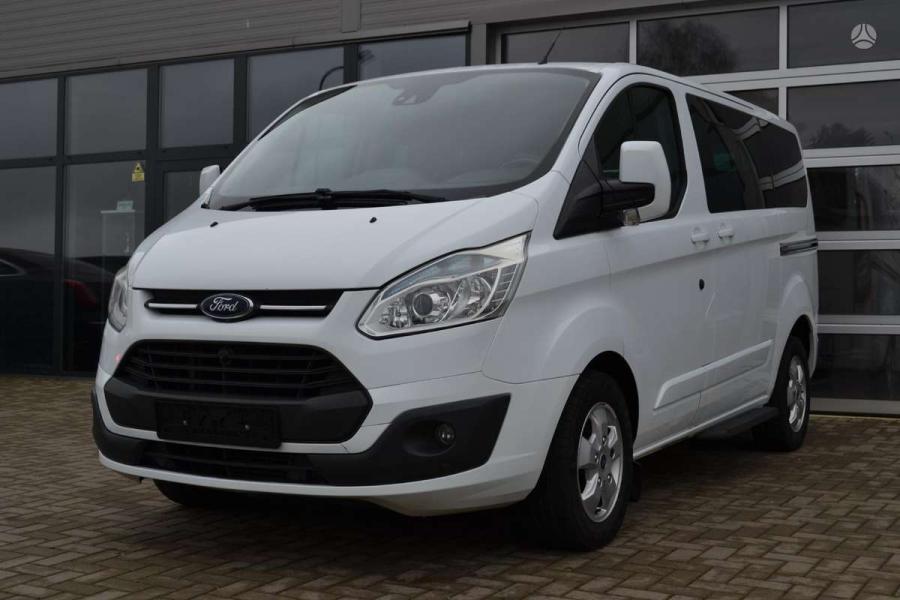 White Ford Tourneo Custom 2015 in Vilnius, with an engine capacity of 2.20 L and mileage of 202 thousand km for 13000 €, photo 2 on AUTOMOTO.COM.LV