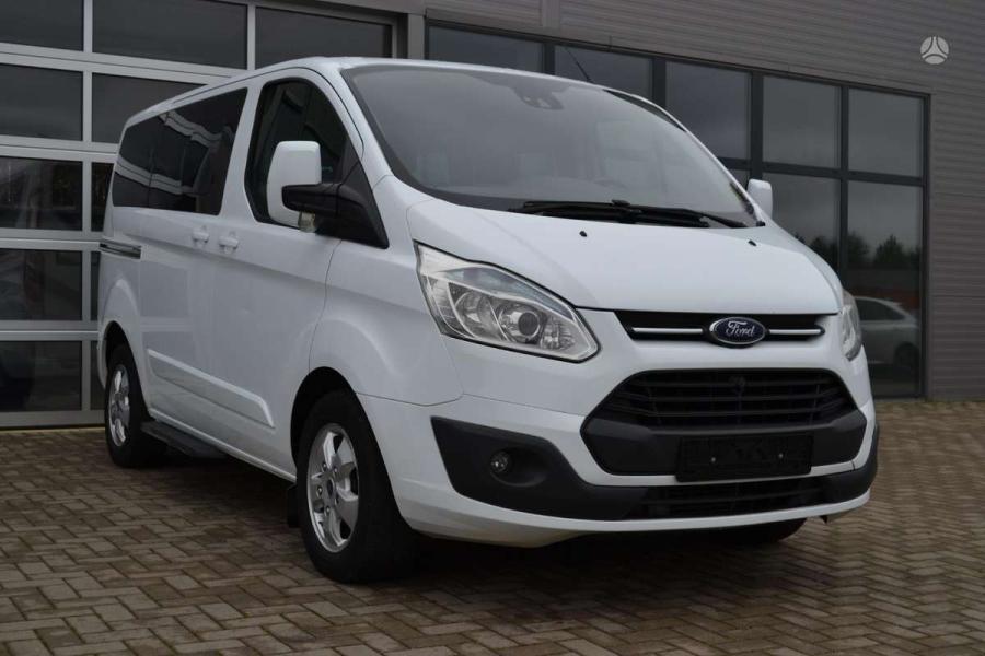 White Ford Tourneo Custom 2015 in Vilnius, with an engine capacity of 2.20 L and mileage of 202 thousand km for 13000 €, photo 4 on AUTOMOTO.COM.LV