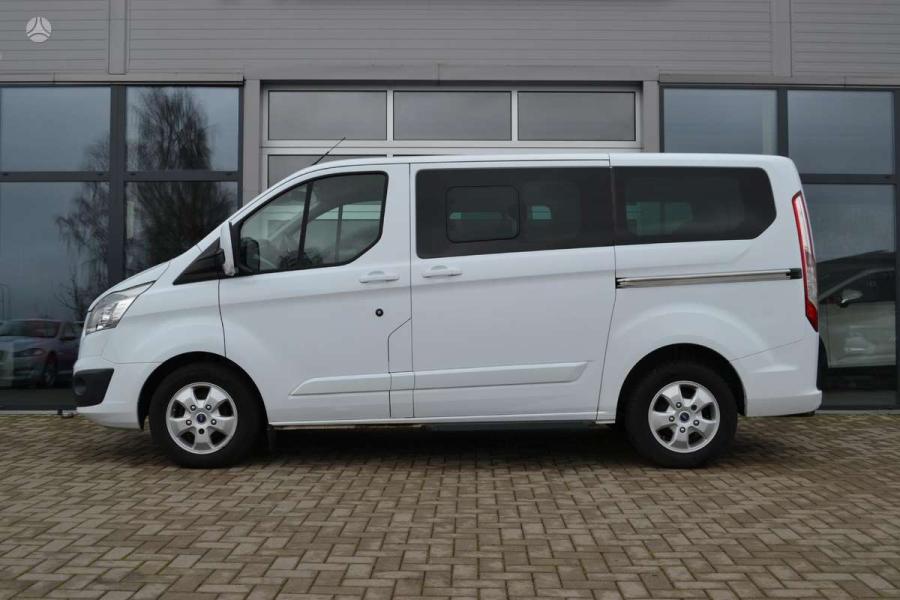 White Ford Tourneo Custom 2015 in Vilnius, with an engine capacity of 2.20 L and mileage of 202 thousand km for 13000 €, photo 6 on AUTOMOTO.COM.LV