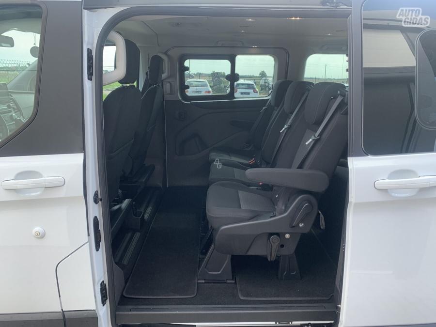 White Ford Tourneo Custom 2018 in Kaunas, with an engine capacity of 2.00 L and mileage of 192 thousand km for 17999 €, photo 29 on AUTOMOTO.COM.LV