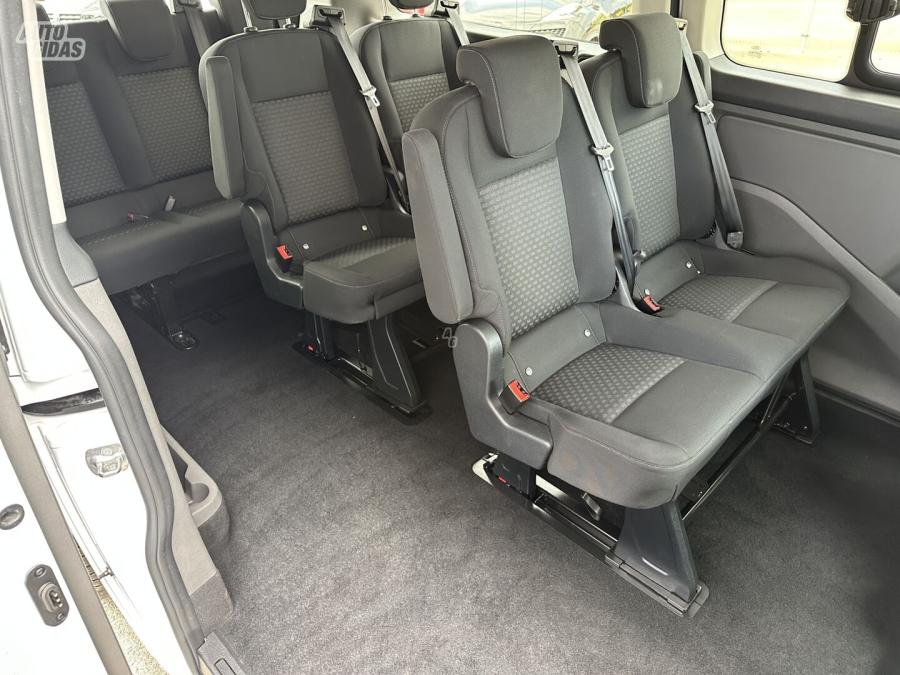 White Ford Tourneo Custom 2020 in Avizieniai, with an engine capacity of 2.00 L and mileage of 63 thousand km for 23750 €, photo 6 on AUTOMOTO.COM.LV