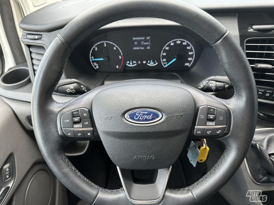 White Ford Tourneo Custom 2020 in Avizieniai, with an engine capacity of 2.00 L and mileage of 63 thousand km for 23750 €, photo 7 on AUTOMOTO.COM.LV