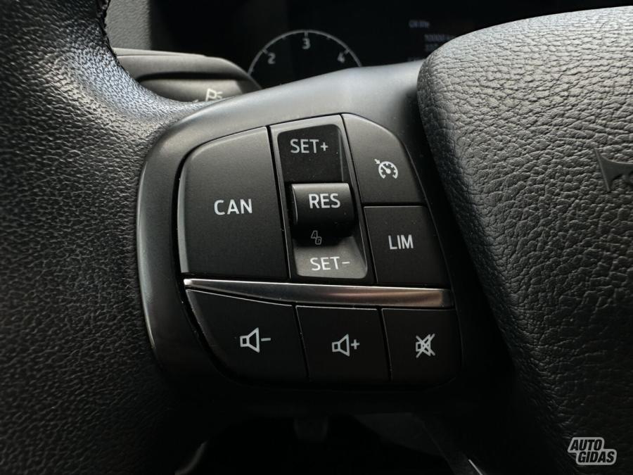 White Ford Tourneo Custom 2020 in Avizieniai, with an engine capacity of 2.00 L and mileage of 63 thousand km for 23750 €, photo 10 on AUTOMOTO.COM.LV